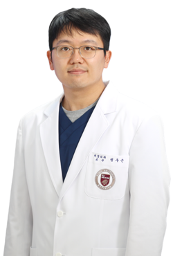 10분만 걸어도 아픈 다리‧엉덩이, 혹시 ‘척추관협착증’?