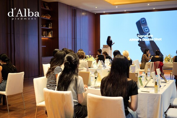 달바(d’Alba), ‘파크 하얏트 부산’서 디바이스 런칭 행사